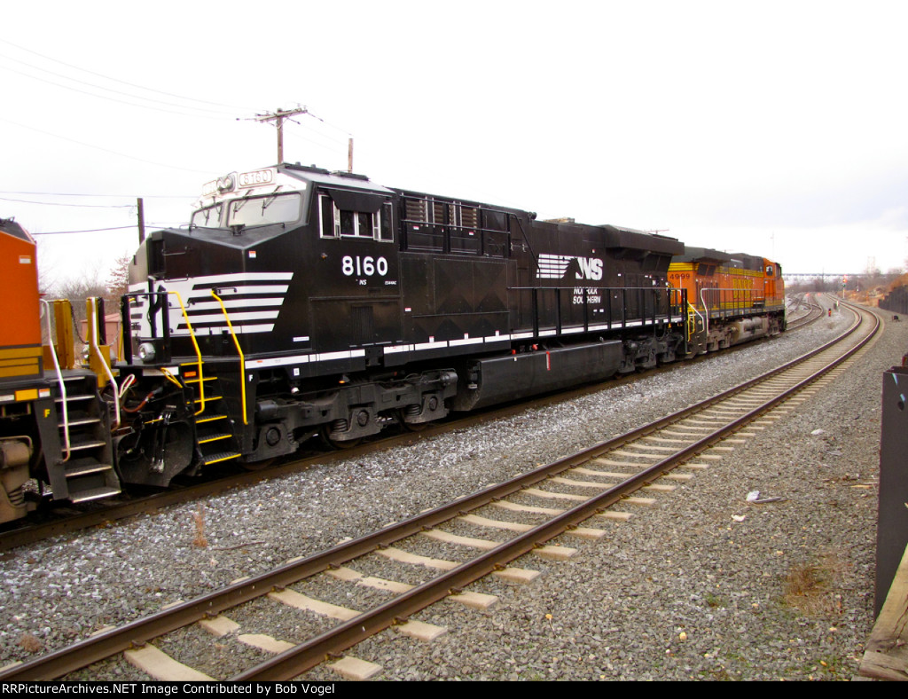 NS 8160 and BNSF 4999